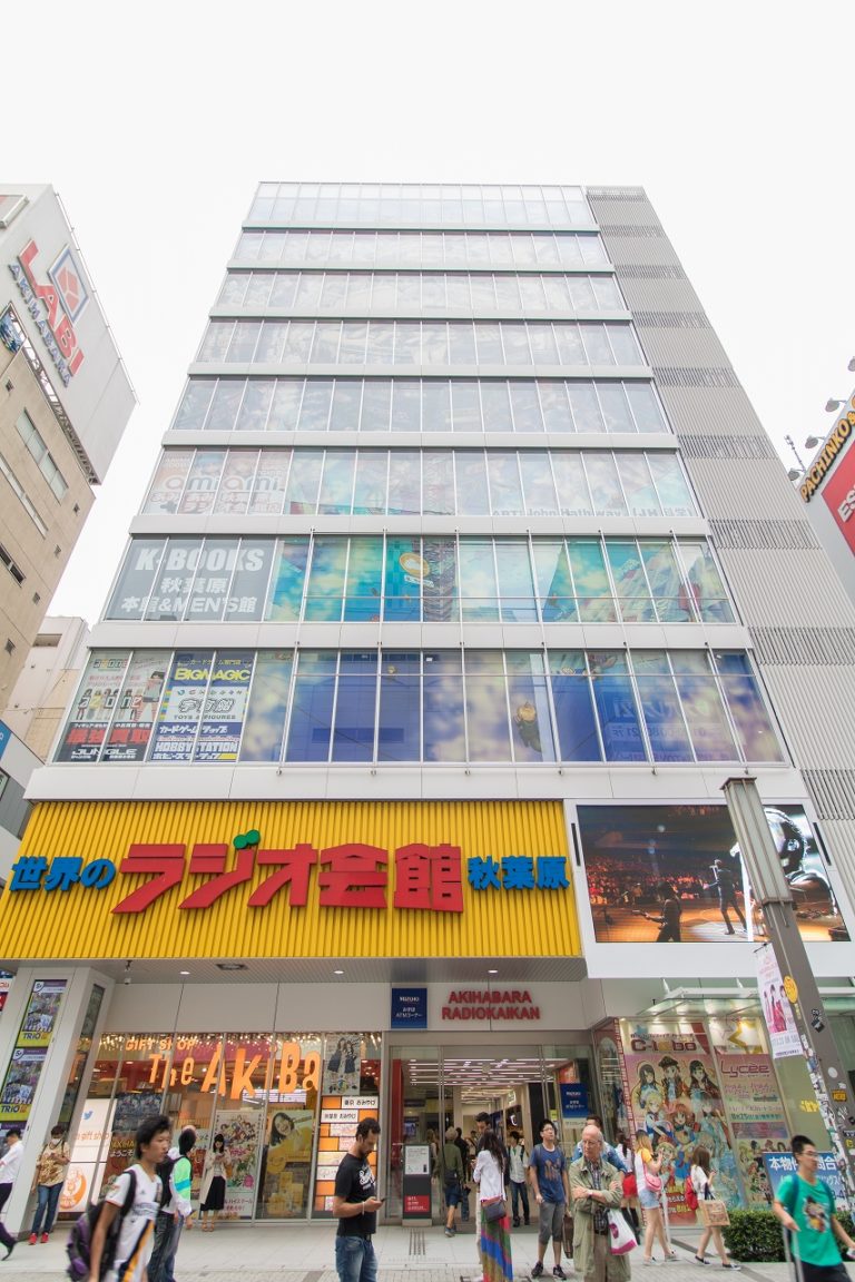 Figure Paradise at AmiAmi Akihabara Radio Kaikan | Around Akiba